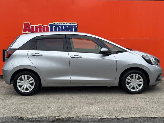 Honda Fit E:HEV 2020 Basic Silver | CarTheoryBD